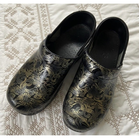 Dansko | Shoes | Dansko Nursing Clogs Size 38 Women Metallic Flower ...